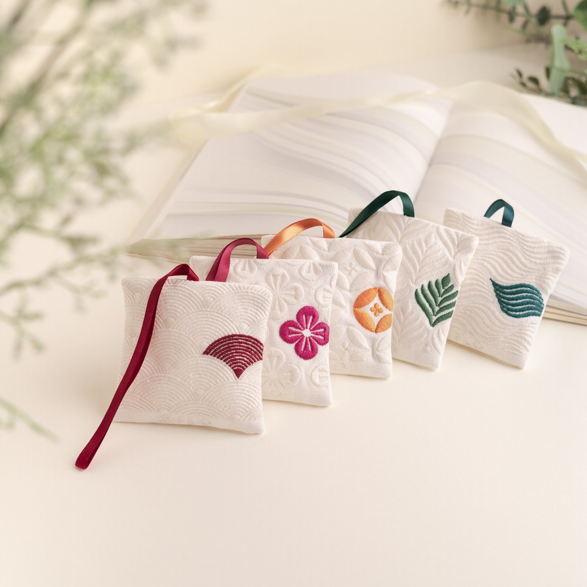 FLO Sprays & Sachets | FLO Aroma